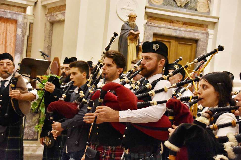 Le cornamuse scozzesi incantano la Venezia (6) - Livornopress