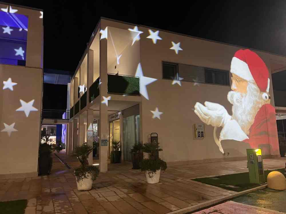 Rosignano, giochi di luci e immagini natalizie al porto per creare un ...