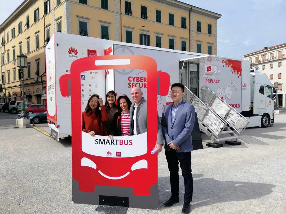 Visita di Salvetti e Camici a SmartBus, offre info gratuite ...