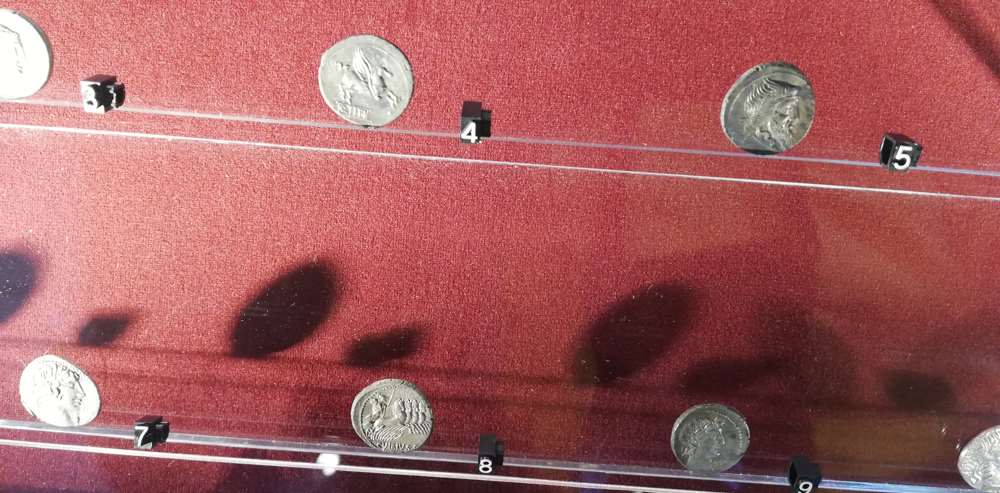 “Il tesoretto di Suese”, 175 denari in argento di epoca romana ...